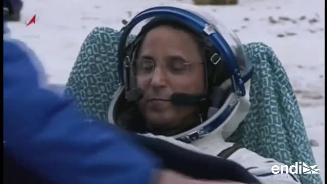 Joseph Acabá saluda efusivamente tras su regreso a la Tierra - El Nuevo Día