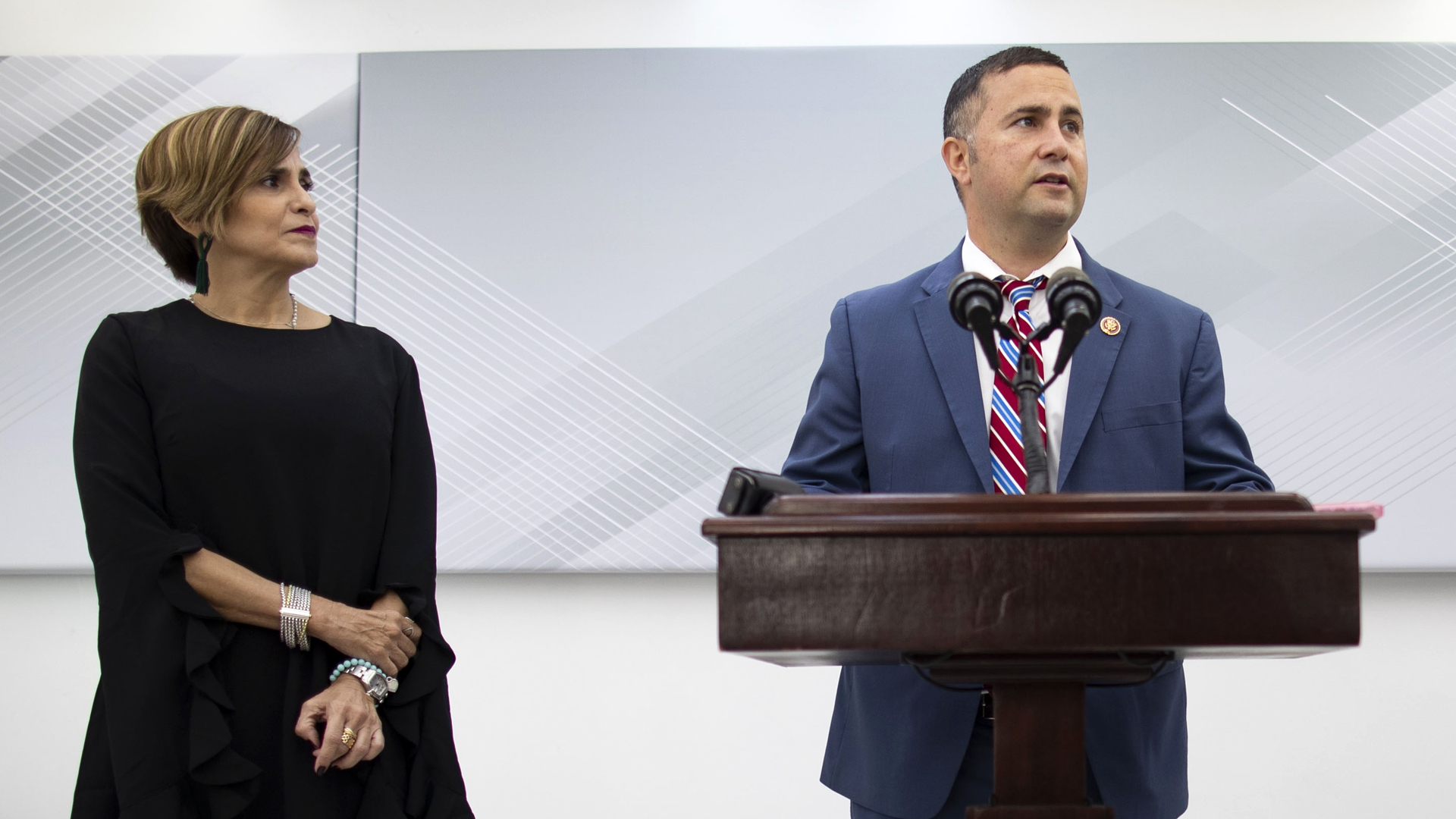 El congresista Darren Soto reitera su plan para ayudar a la isla - El ...