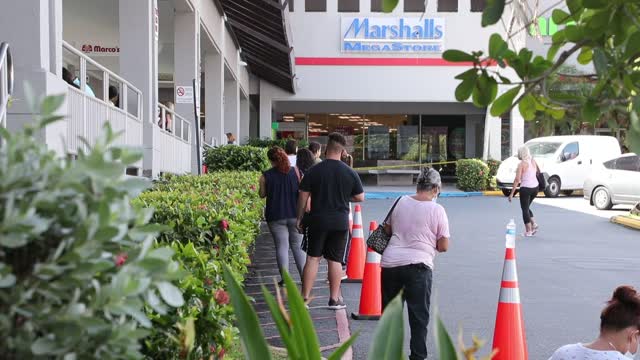 Boricuas vuelven a Marshalls entre aplausos - El Nuevo Día