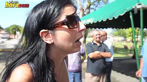 Ana Cacho visita la tumba de Lorenzo - Videos - Primera Hora