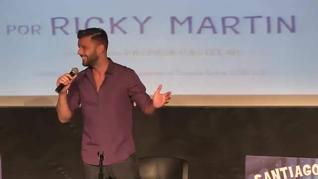 Ricky Martin en la firma de autógrafos de su libro infantil - Videos ...