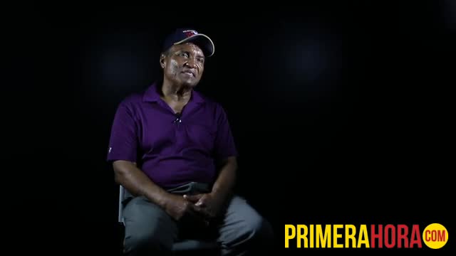 Carlitos Colón y sus cuentos con la fanaticada - Videos - Primera Hora