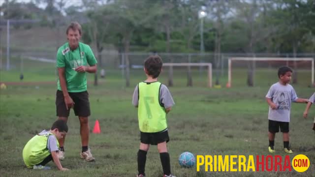 Rafa Guerra: Un futbolista formado aquí que destacó en España - Videos ...
