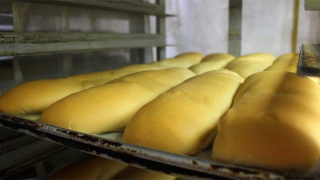 El famoso pan de Moncho Pan - Videos - Primera Hora