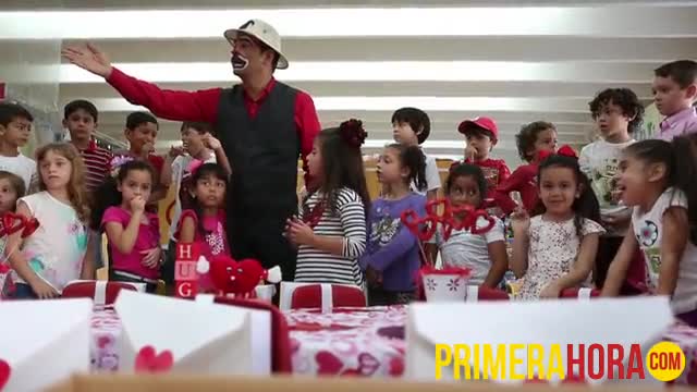 "100 actos de bondad" en el Colegio Rosa-Bell - Videos - Primera Hora