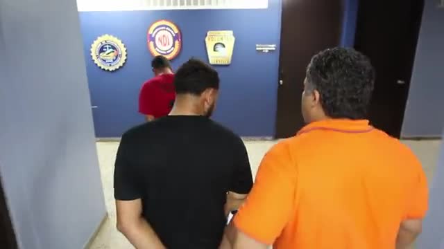 Policía incursiona en residencial Turabo Heights en Caguas - Videos ...