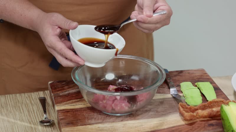 Así es como Chef Colo prepara Tartar de atún - Videos - Primera Hora